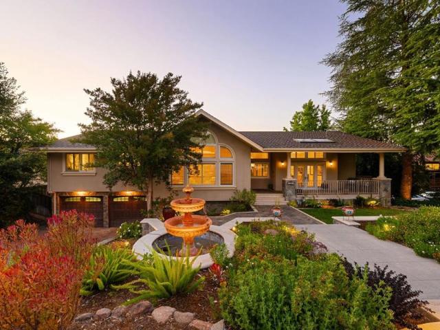 1394 Hillcrest Drive