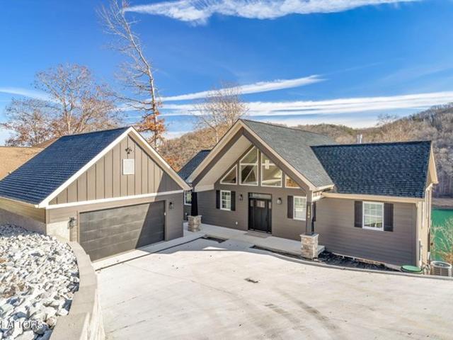 1394 Lakeside Dr, Jacksboro, TN 37757