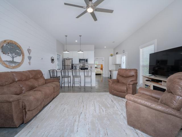 1395 New Kimmins Rd