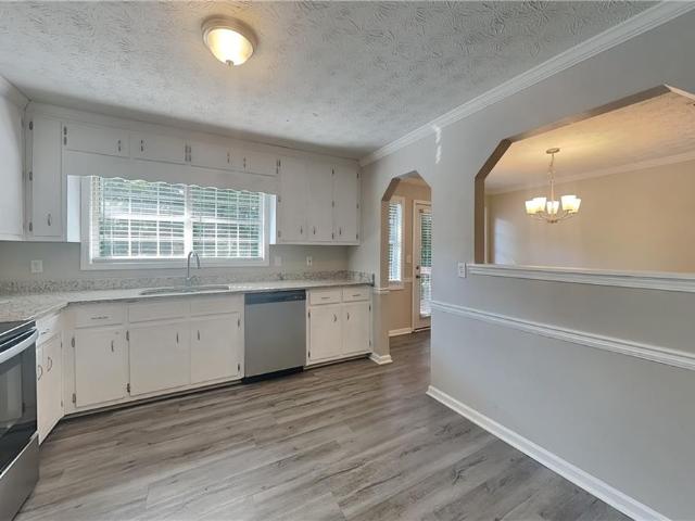 1395 Chalet Circle