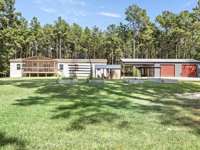 1395 Dayna Ln, Sour Lake, TX 77659
