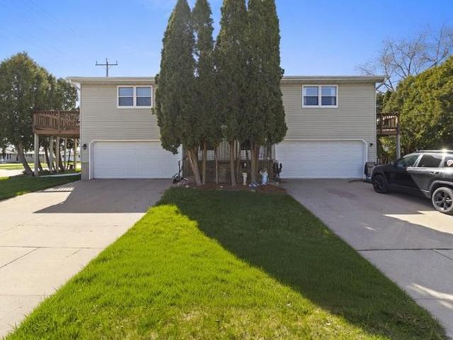 1395 Inverness Ln, Neenah, WI 54956