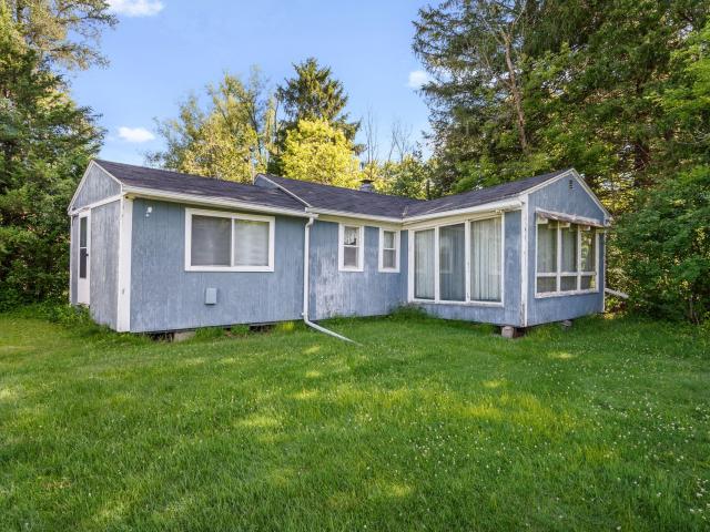 1395 Lakeview Rd