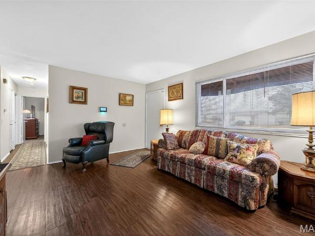 1395 Redbird Dr, Florissant, MO 63031 | MLS #26013 | Compass