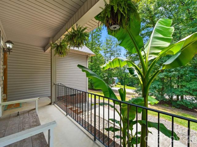 1395 Robinhood Drive