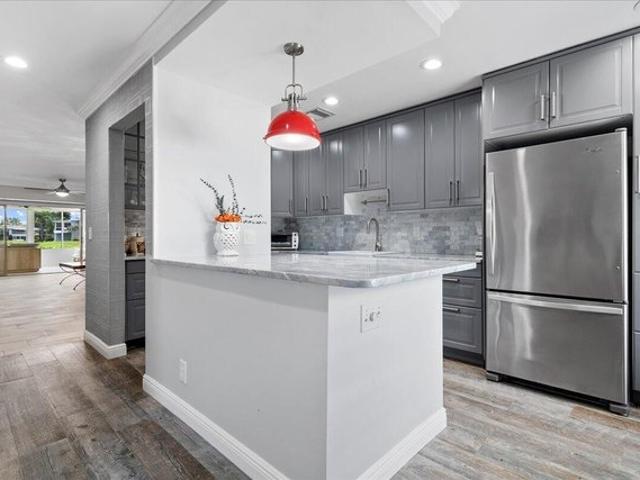 1395 SW 27th Ave Apt 102, Delray Beach, FL 33445