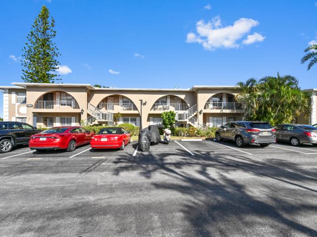 13960 Vía Flora, Unit H, Delray Beach, FL 33484 | MLS #R11044 | Compass