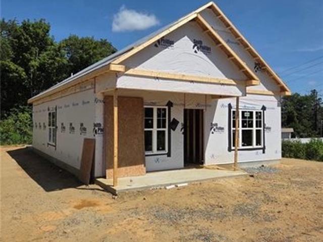 1396 Piedmont Dr, Lexington, NC 27295