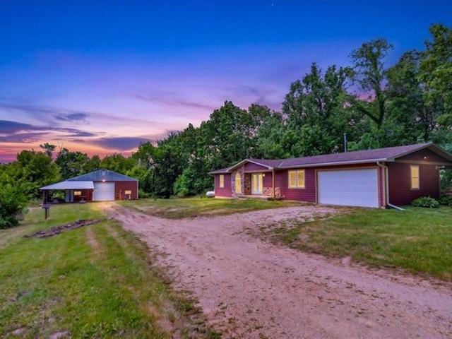 1397 Sayles Trl, Belleville, WI 53508