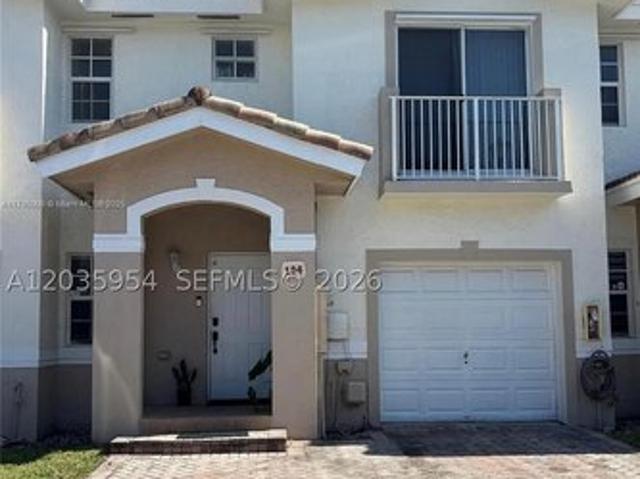 13982 SW 260th St Apt 104, Homestead, FL 33032