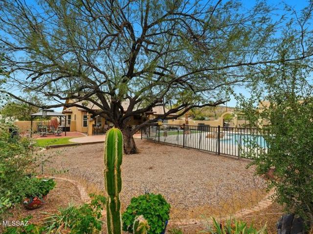 1398 W Woodacre Dr, Sahuarita, AZ 85629