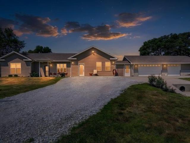 13994 th St, Louisville, NE 68037