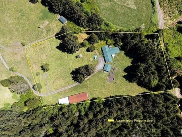 1399 Mora Rd, Forks, WA 98331
