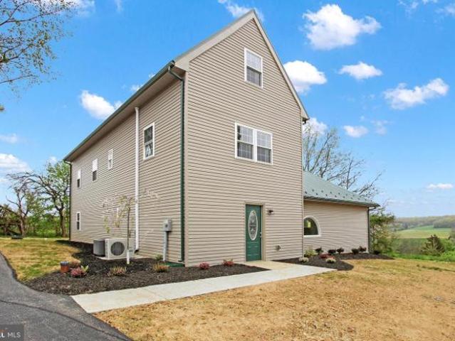 1399 Krafts Mill Rd, Spring Grove, PA 17362
