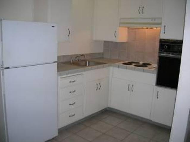$1399 / 1br Perfect location! Blocks to Cal Train & Downtown!