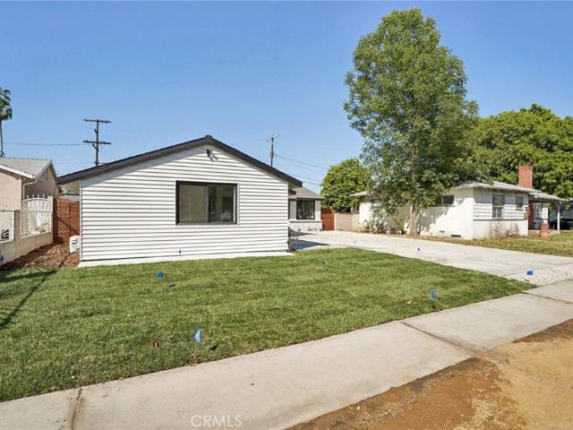 13907 13 Wyandotte St, Van Nuys, CA 91405 | MLS #SR26064 | Compass