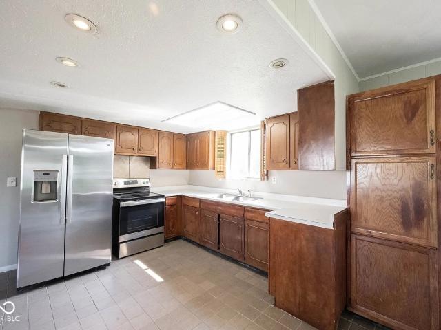 13907 E 117th St, Fishers, IN 46037 | MLS #22081 | Compass