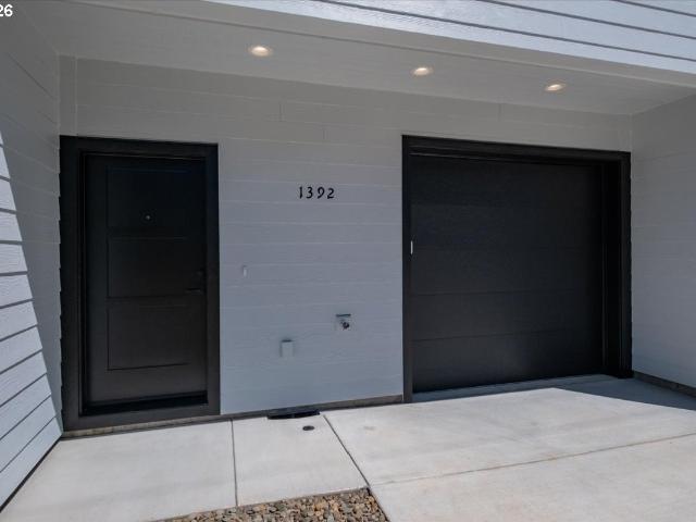 1390 overlook 1396 ave nw