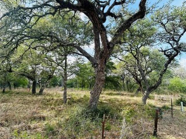 1390 County Road 106, Columbus, TX 78934
