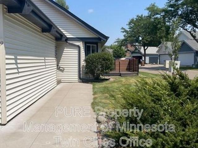 1390 Granada Trl N, Saint Paul, MN 55128
