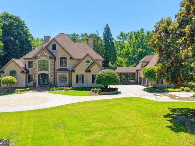 1390 Hillside Dr, Grayson, GA 30017