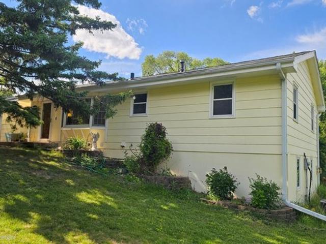 1390 rd Ave N, Maple Grove, MN 55311