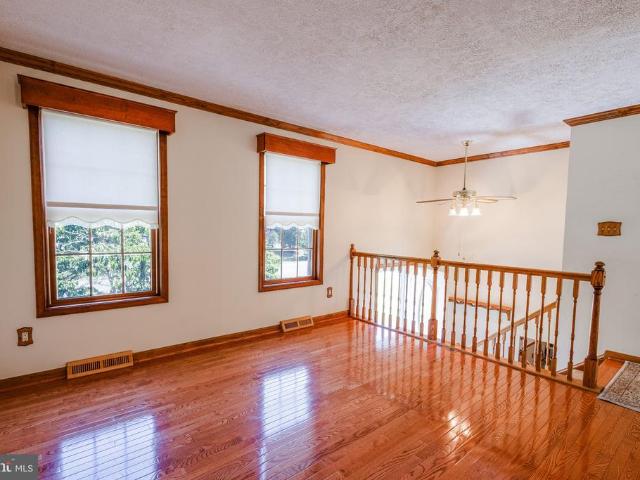 1390 Redwood Circle
