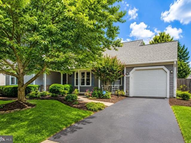 13911 Cristo Ct, Centreville, VA 20120