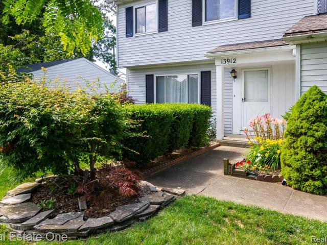 13912 Clinton River Road