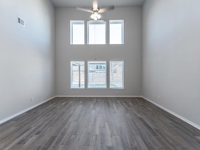 13918 Seneca Lake