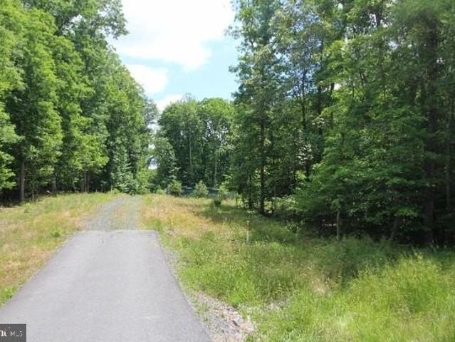 13919 Hunting Run Dr, Fredericksburg, VA 22407