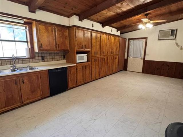1391 County Road 232