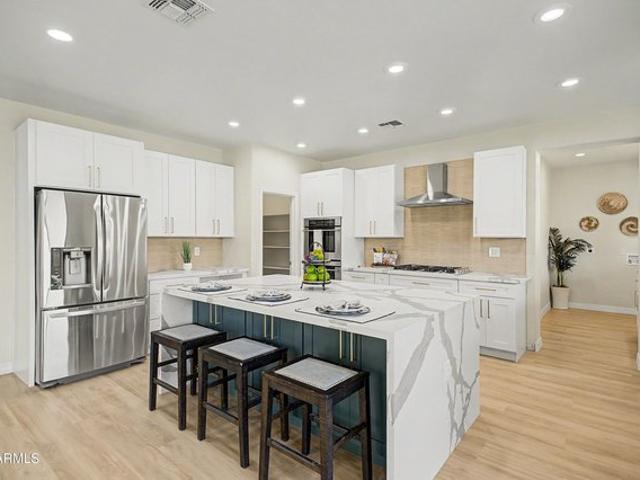 1391 E Bluebird Dr, Gilbert, AZ 85297