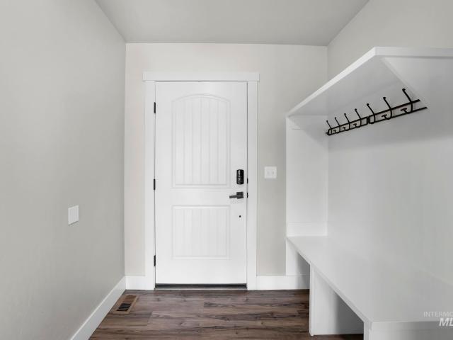 1391 Kenyon Rd