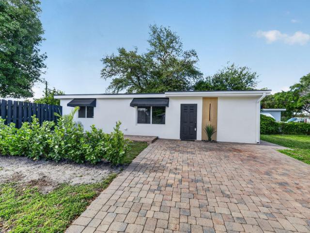 1391 SW 33rd Ter, Fort Lauderdale, FL 33312 | MLS #B26014 | Compass