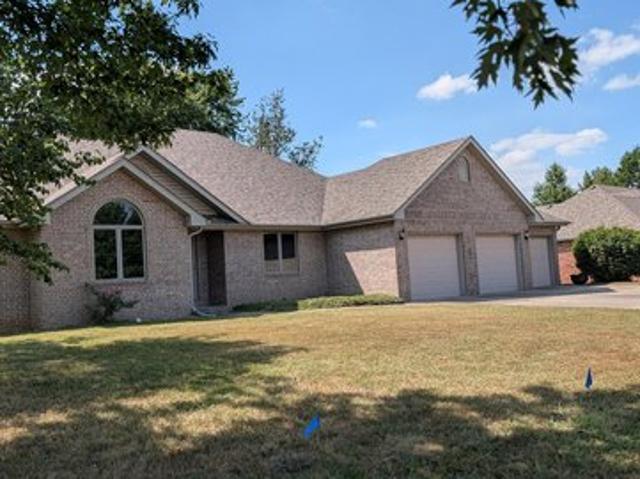 1391 S Meadow Ln, Bolivar, MO 65613