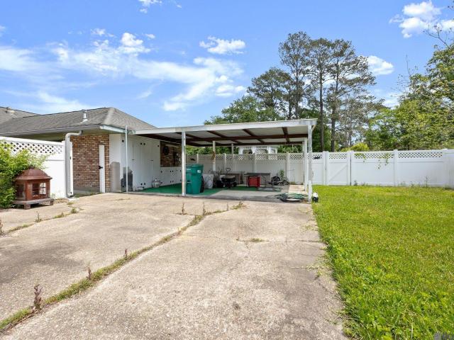 13920 Carolyn St