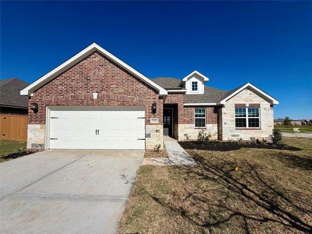 13920 Starboard Reach Dr, Texas City, TX 77510