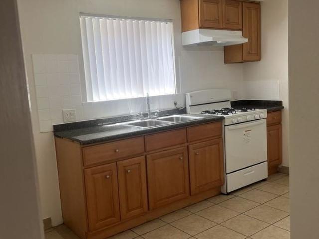13921 YUKON LP Studio Apartment for Rent at 13921 Yukon Ave, Hawthorne, CA 90250 East Hawthorne