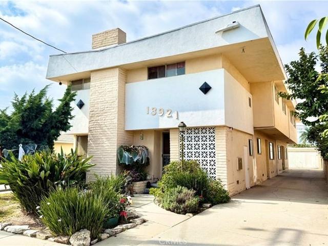 13921 Hawthorne Way, Hawthorne, CA 90250