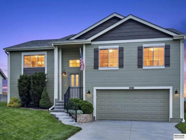 13924 Vane St, Omaha, NE 68142
