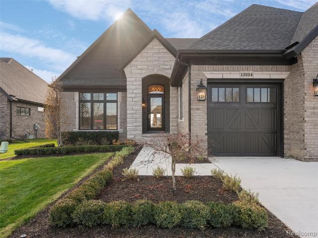 13924 Arthur Court
