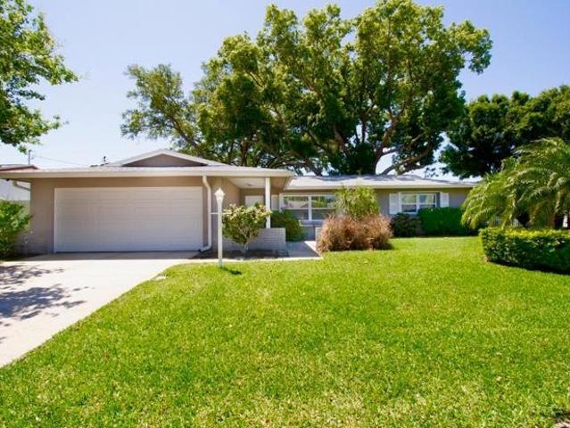13926 Sunset Dr, Largo, FL 33774