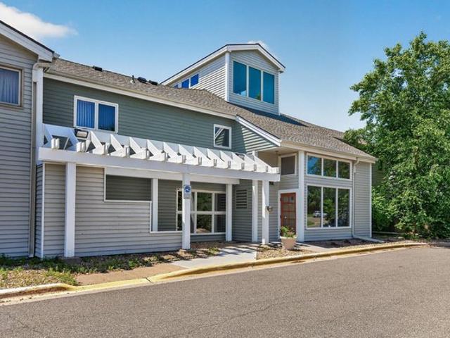 1392 Carling Dr Apt 103, Saint Paul, MN 55108