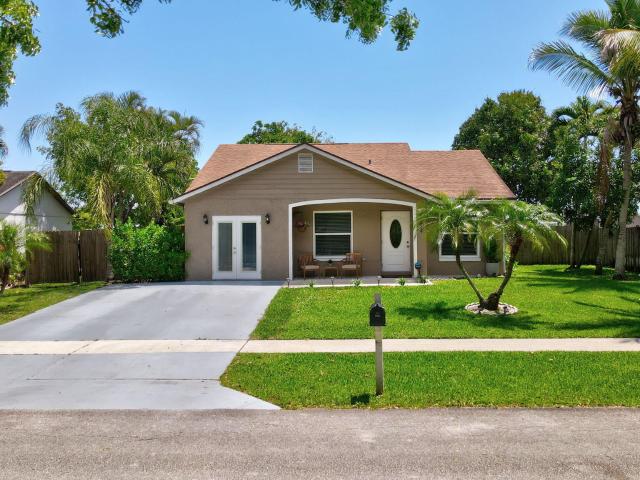 1392 Thornridge Ln, Royal Palm Beach, FL 33411 | MLS #B26021