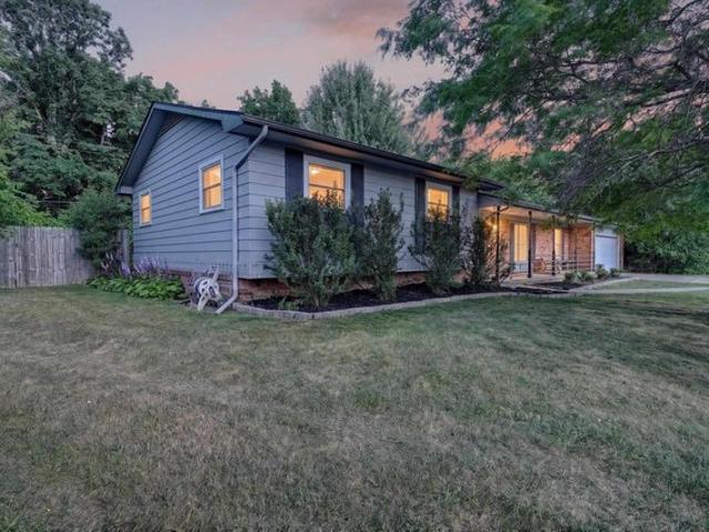 1392 Wagon Wheel Cir, Grand Blanc, MI 48439
