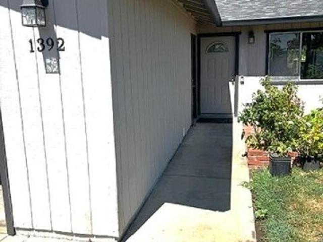 1392 Whistling Dr, Redding, CA 96003