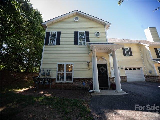 1392 21st Ave NE, Hickory, NC 28601