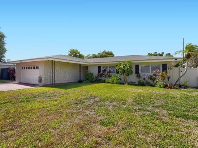 13931 Dominica Dr, Seminole, FL 33776