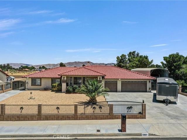 13931 Falling Leaf Rd, Apple Valley, CA 92307